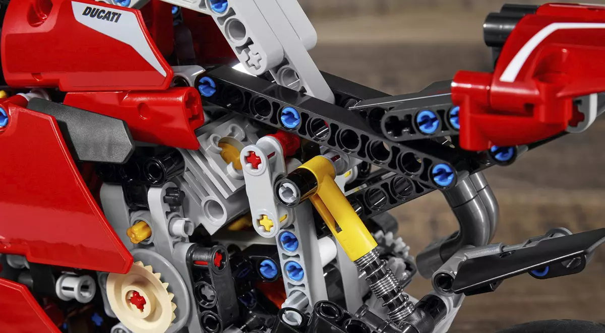 LEGO DUCATI6.