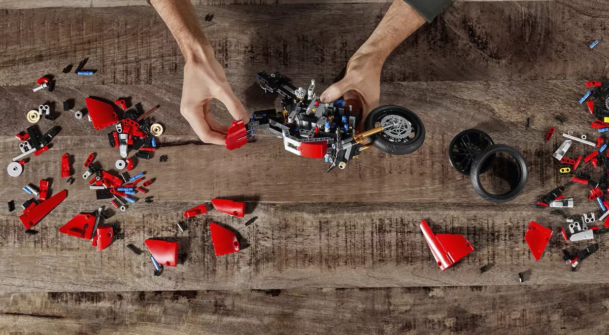 LEGO DUCATI4.