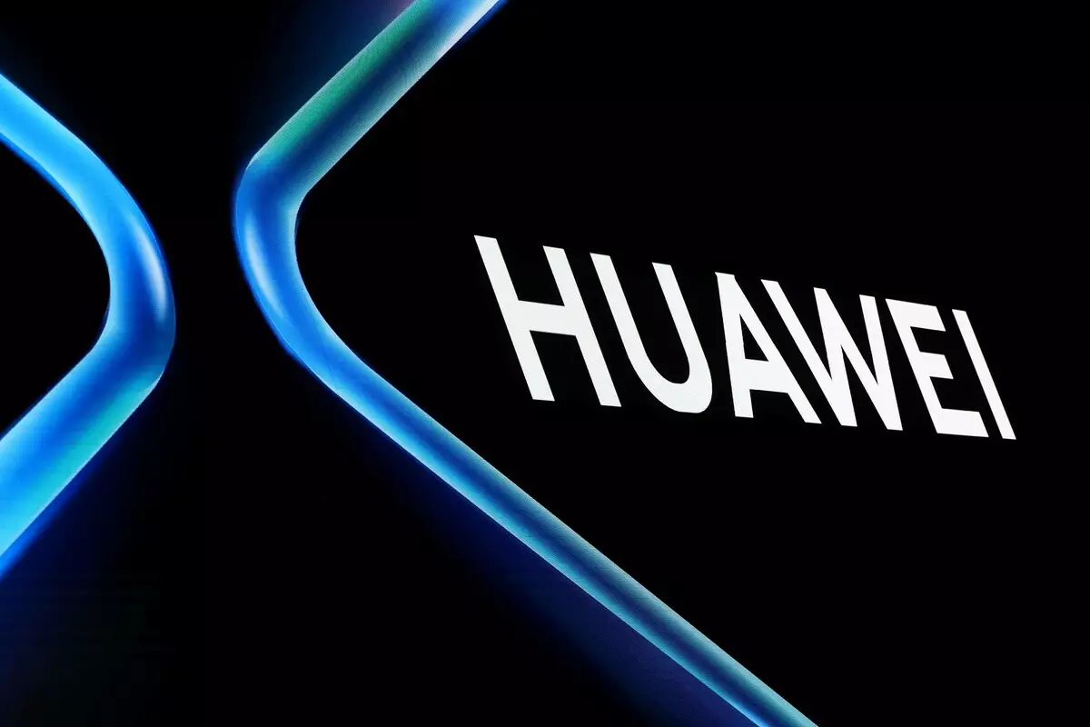 Huawei smartphone yenye hati miliki na kuonyesha sliding.