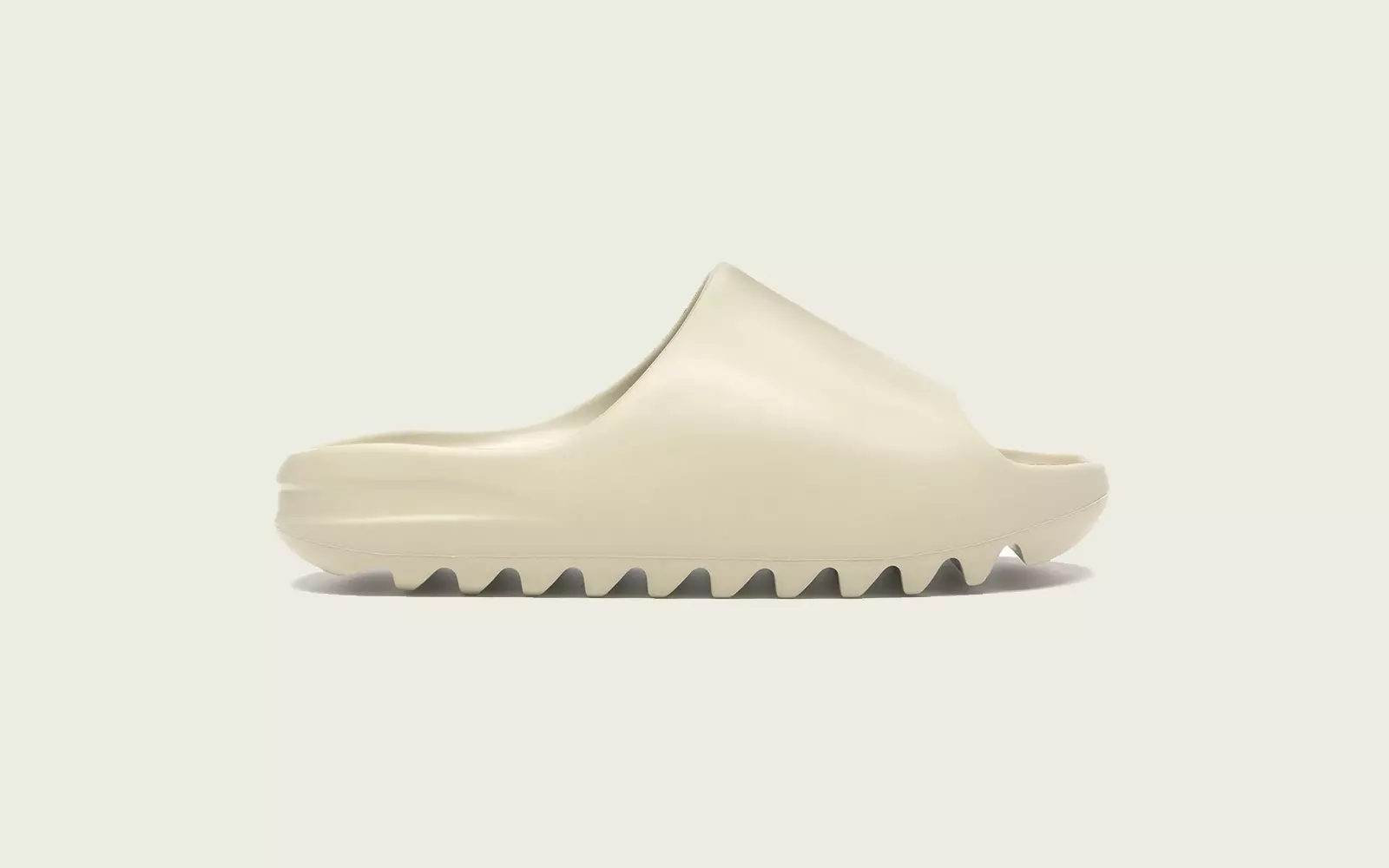 Le pantofole Yeezy Slide saranno in vendita in Russia 3278_0