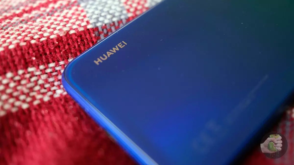 Першы погляд на навінкі Huawei P40 lite і P40 lite E 3453_14