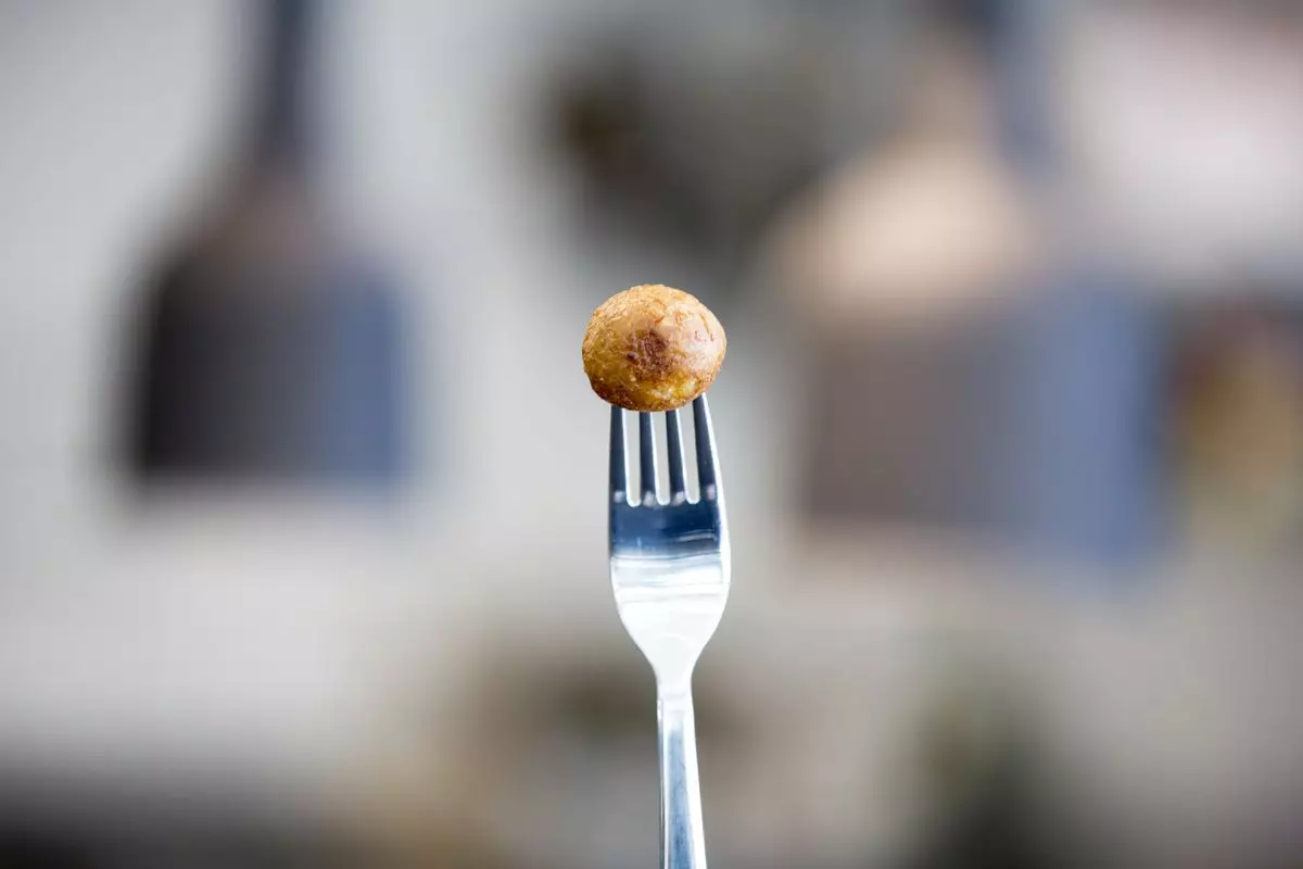 IKEA will start selling vegetable meat meatballs