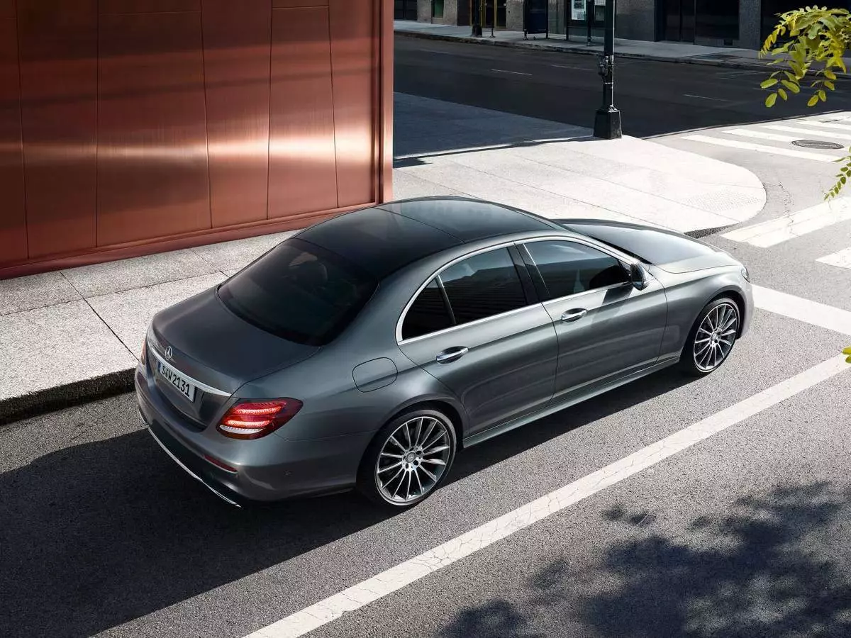 E-Class mới: Mercedes-Benz có thể tạo ra một toa xe đẹp? 3578_3