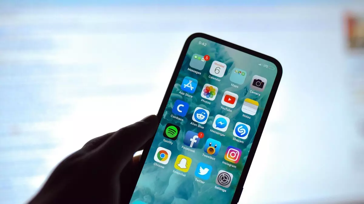 Audiencia: en 2021, Apple lanzará el iPhone con la pantalla IPS y el lado del Touch ID