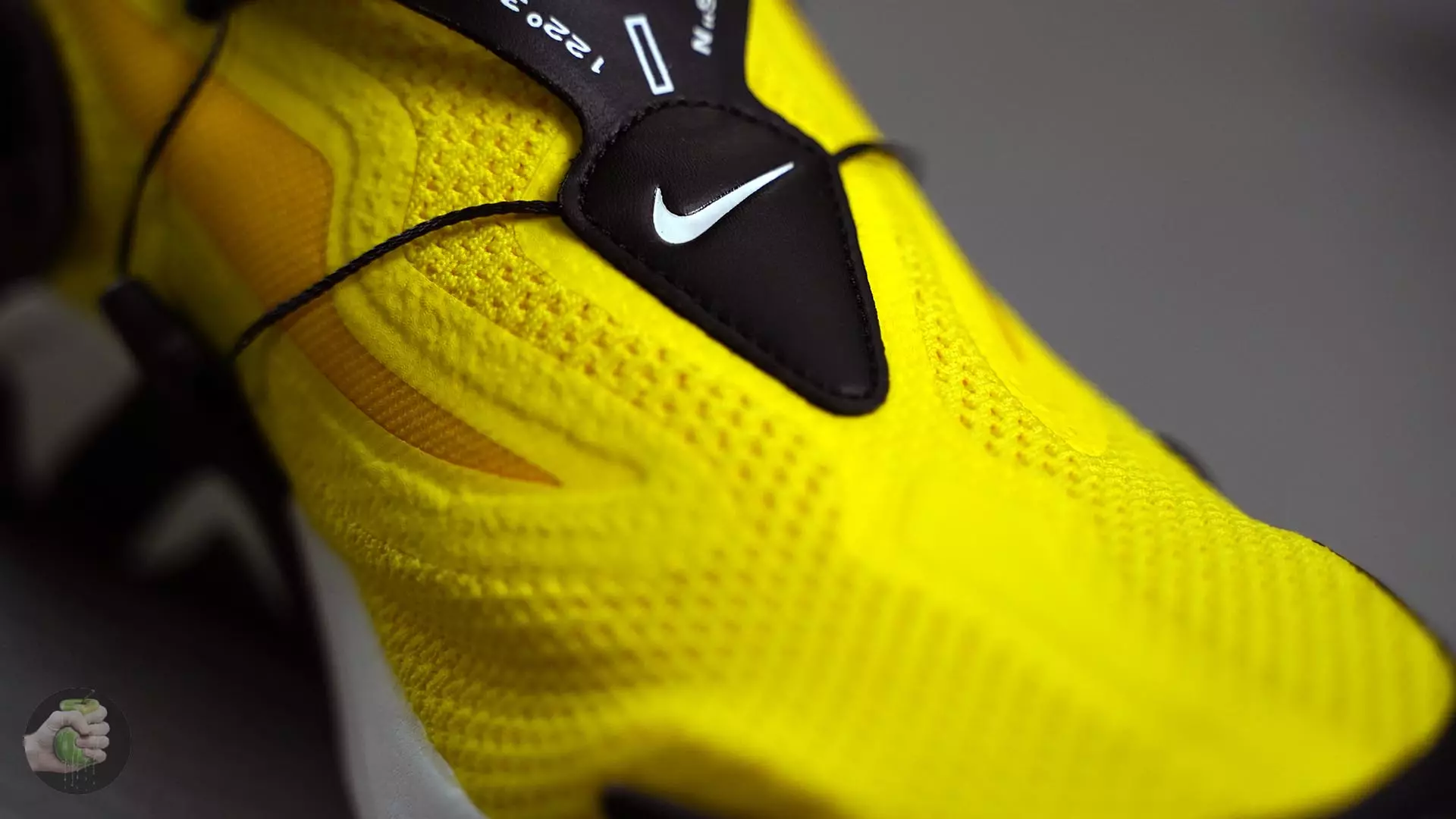 Photosost. Մենք նայում ենք «Smart» Nike Adapt Huarache- ին 3753_7