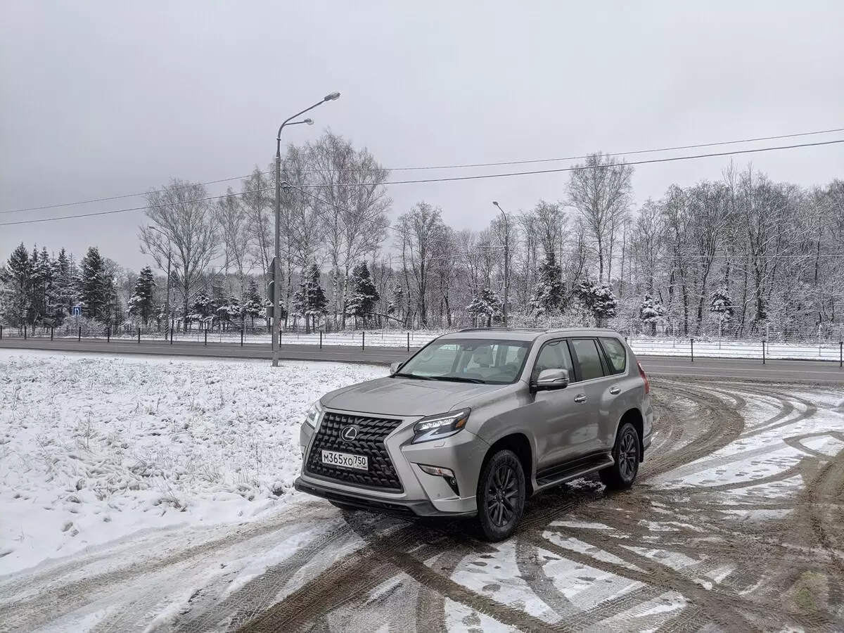 WylShadrive: Laga soo bilaabo Moscow ilaa Brest iyo dhabarka Lexus GX 460