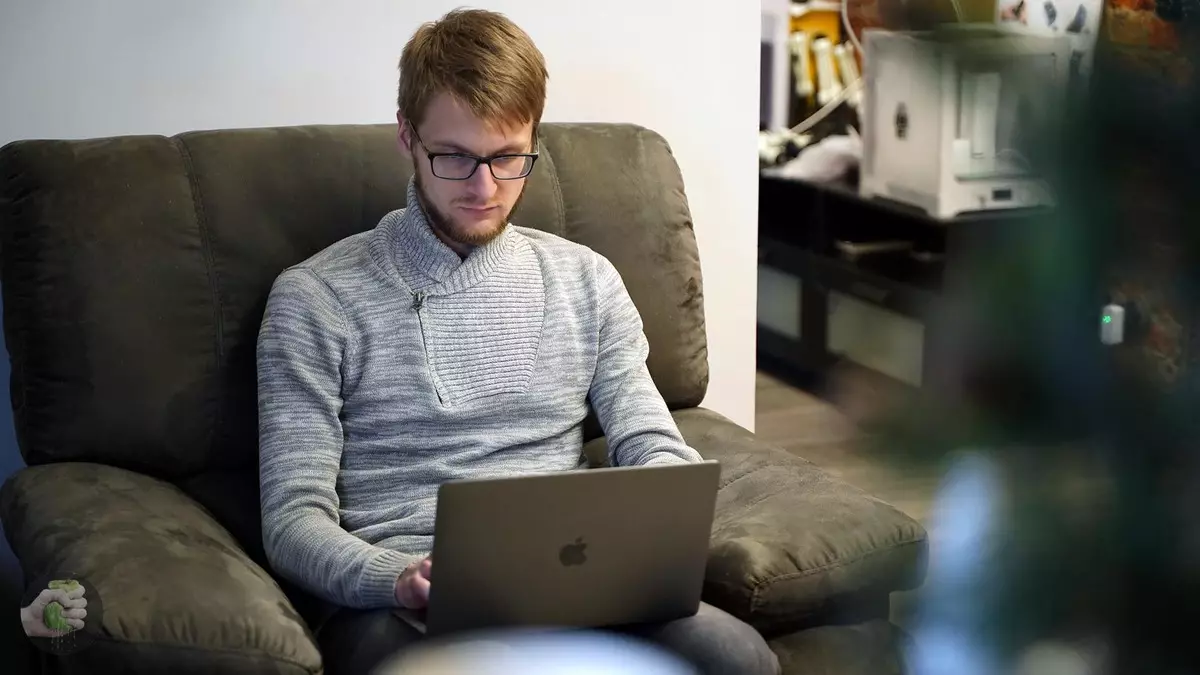 Obsežne izkušnje z obratovalno svetlobo MacBook Air 3831_1