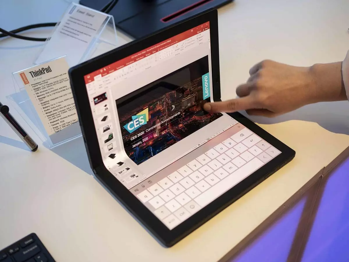 Lenovo ThinkPad X1 Fold - Laptop pertama di dunia dengan tampilan yang fleksibel