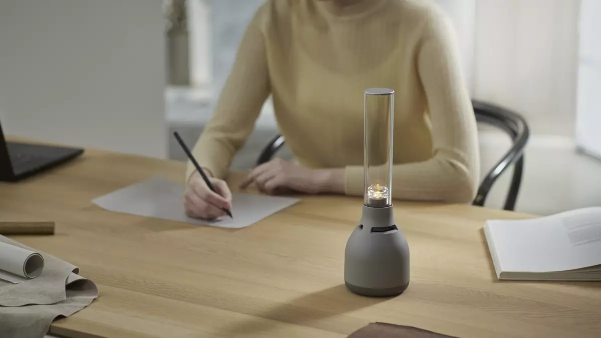 Sony va mostrar una columna amb un sistema incorporat a la llum de la vela