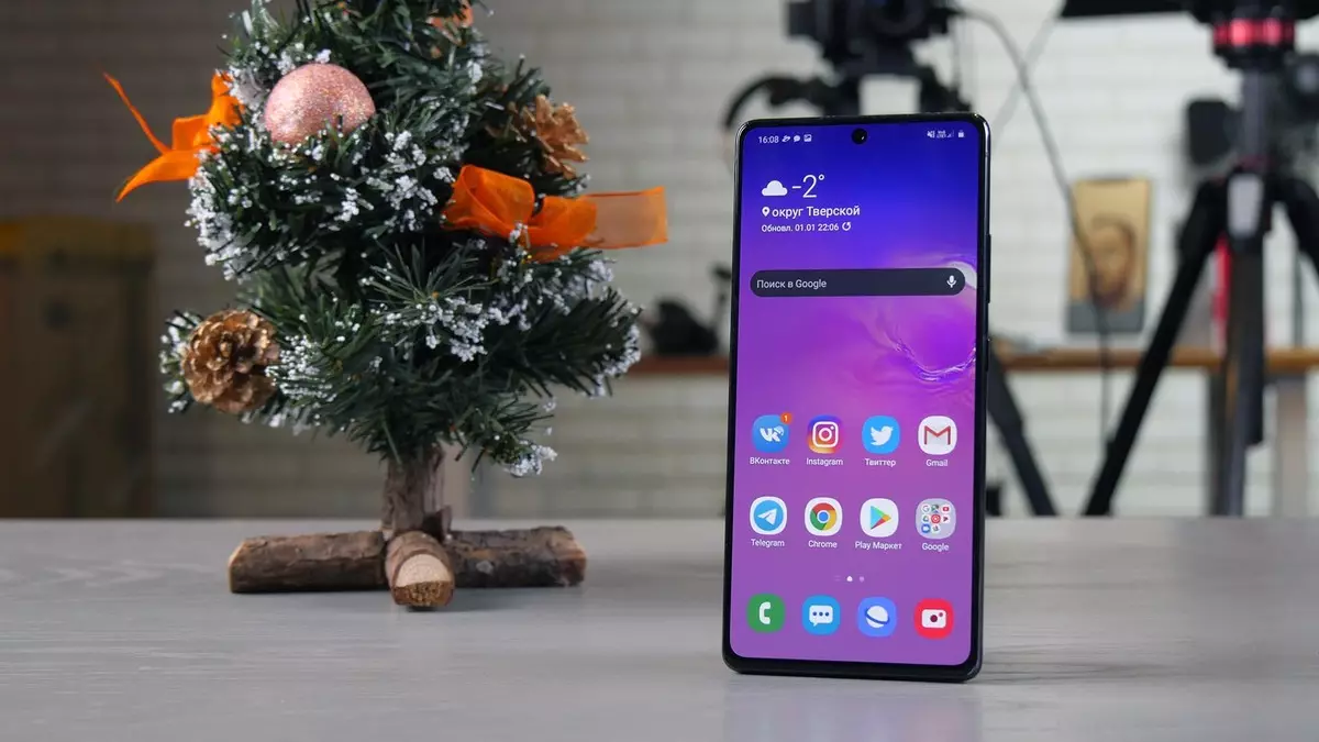 Samsung Galaxy S10 Lite Review: Karibu flagship. 3913_0