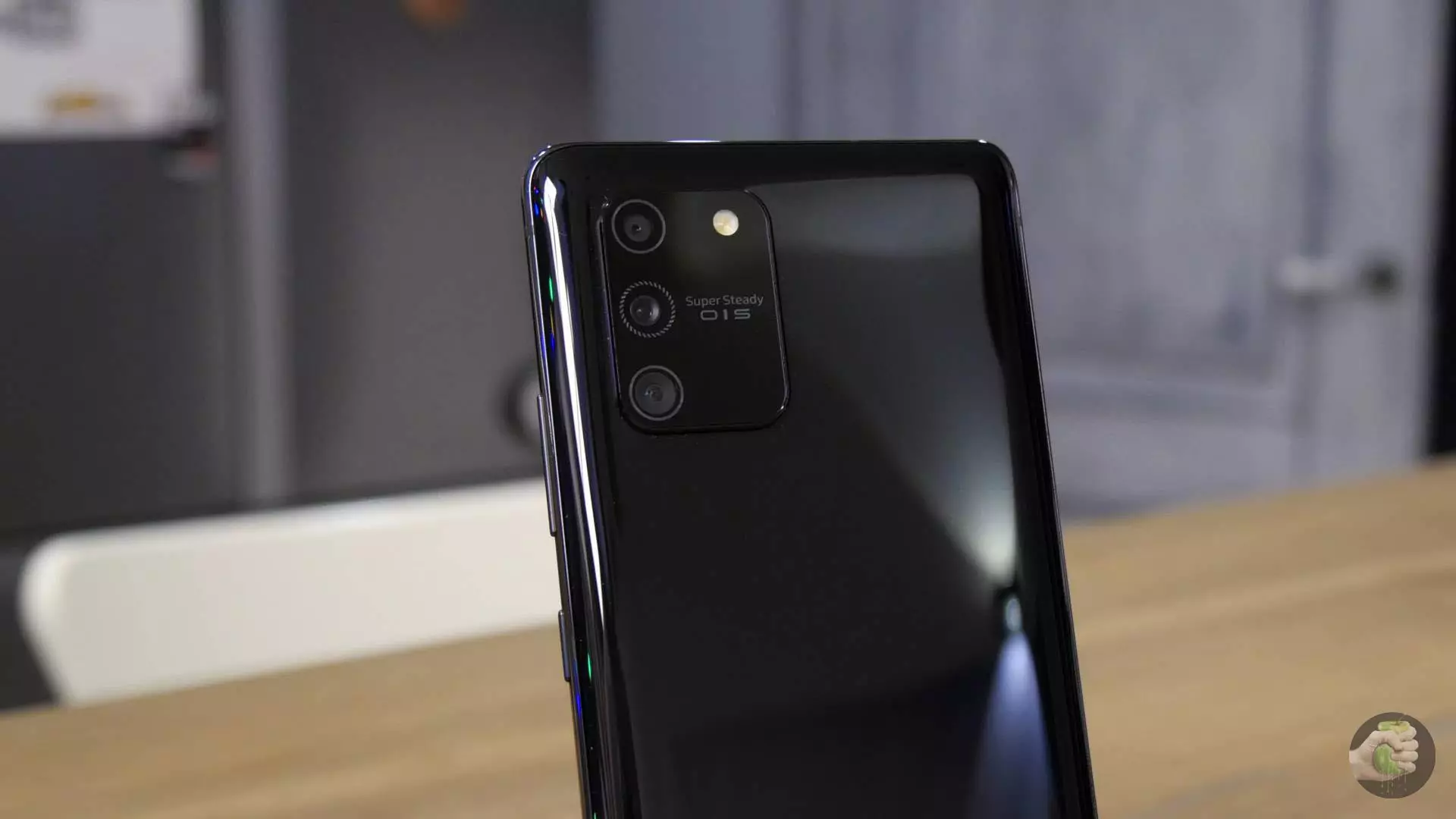 Samsung Galaxy S10 Lite Review: Byna die vlagskip 3913_2