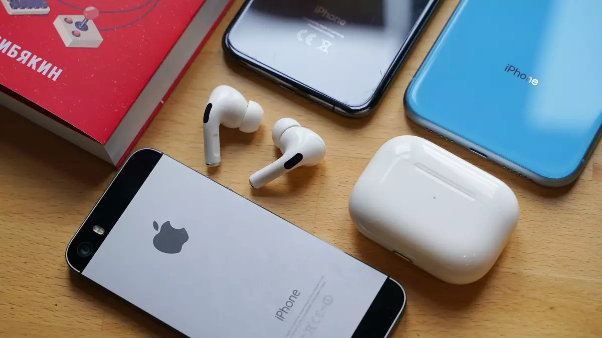 Què tan fàcil i correctament substitueix els revestiments Airpods Pro 3932_0