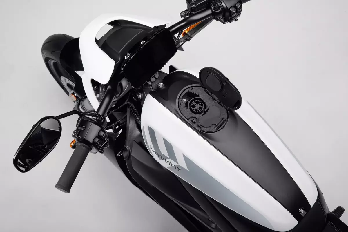 PhotoStost : 할리 데이비슨 (Harley-Davidson)은 새로운 라이브 와이어 1 전기 공장 405_2