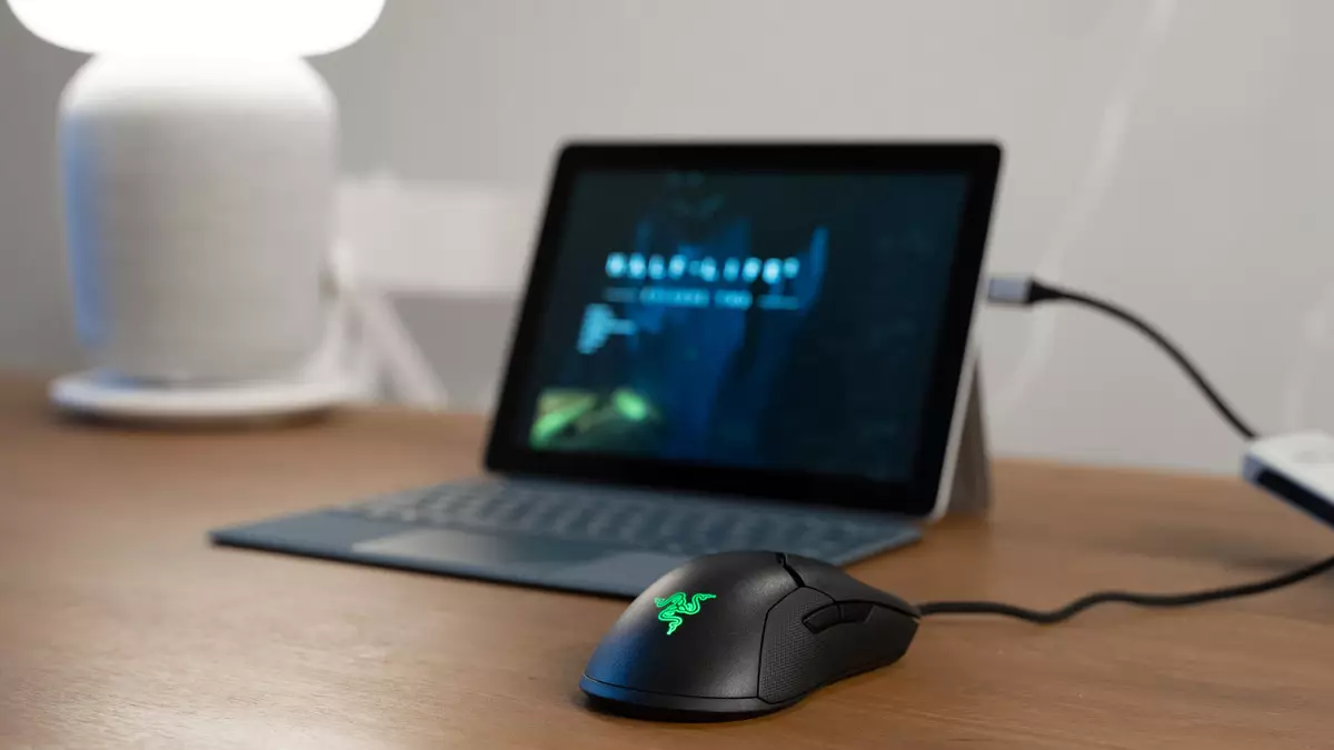 Razer Viper Cluiche Forbhreathnú Luiche: Shoot gan duillín 4180_0