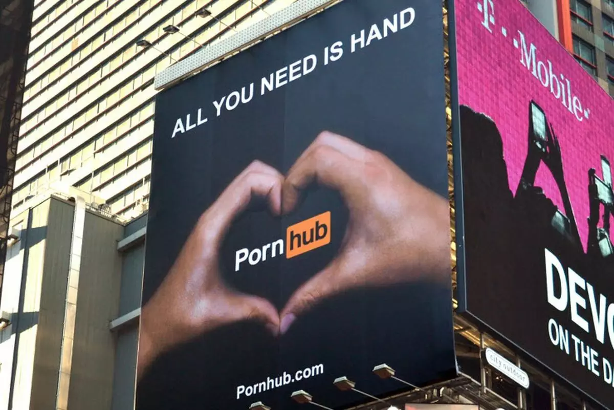 Wakati mmoja ni wa kutosha: PornHub ilizindua usajili wa maisha 4182_0