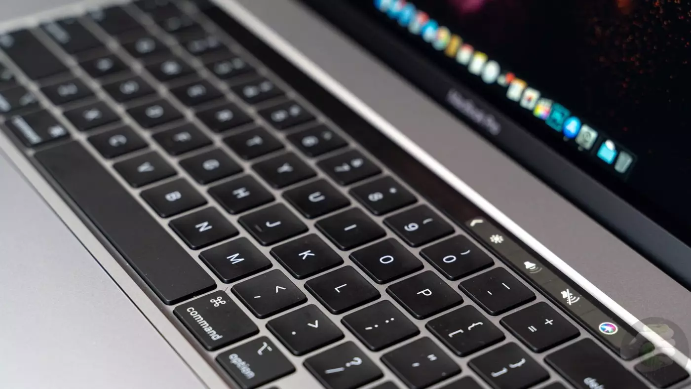 Rapida Superrigardo MacBook Pro 16: Perfekta MacBook 4210_4