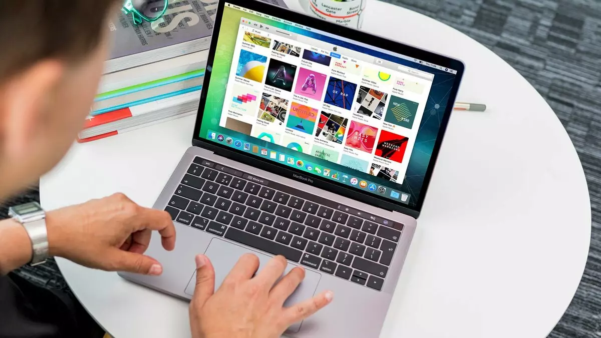 MacBook Pro 13 พร้อมแป้นพิมพ์ใหม่จะปรากฏในช่วงครึ่งแรกของปี 2020 4222_0