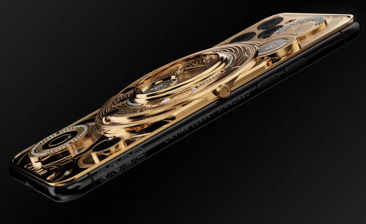 Kaviar viste iPhone 11 pro, encrusted med stykker af himmelske legemer. Pris op til 5 millioner rubler 4247_5