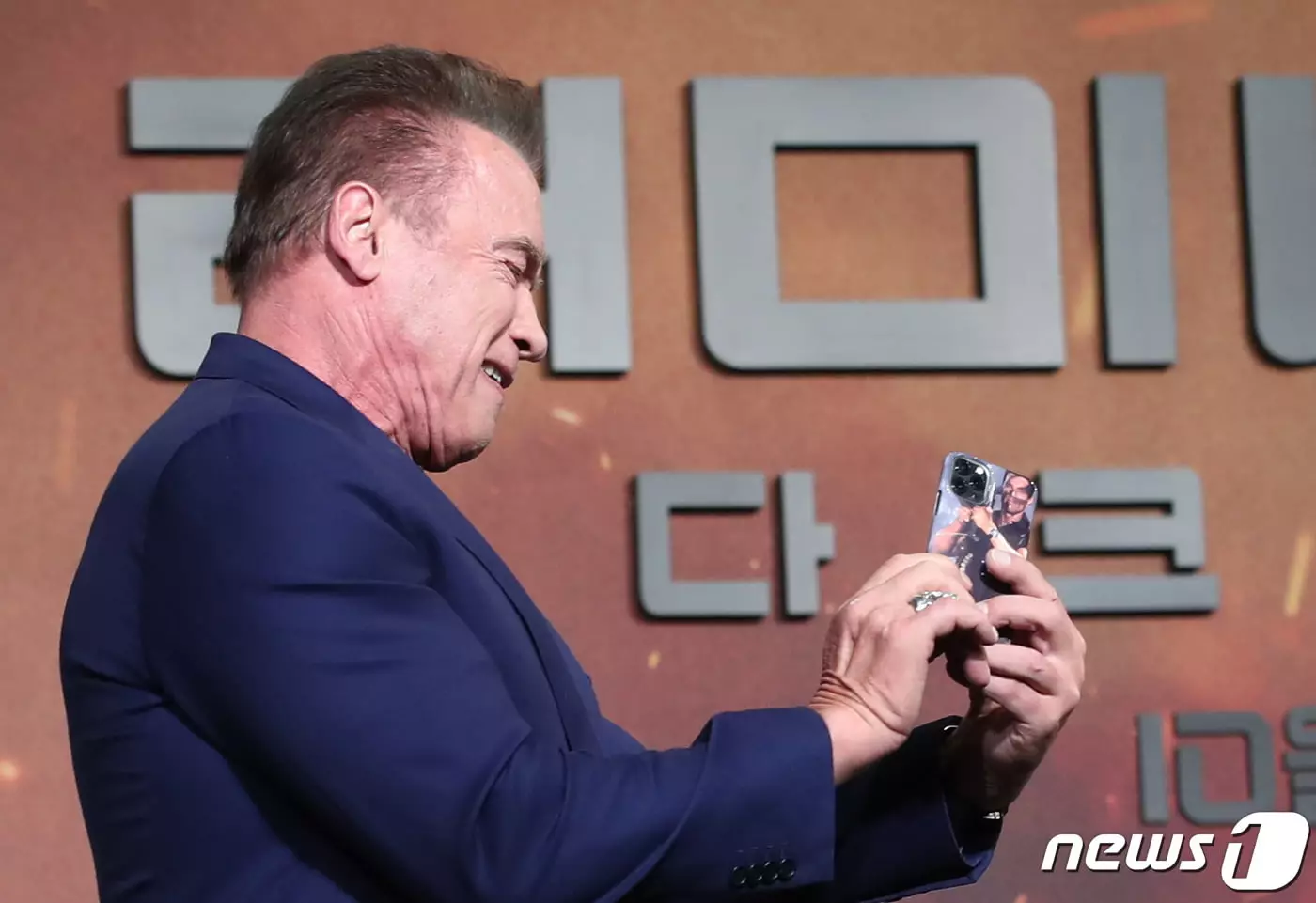Sagala pikaresepeun dina minggu # 16: Schwarzenegger sareng iPhone 11 Pro, Airpods Pro sareng Silicon Valley 