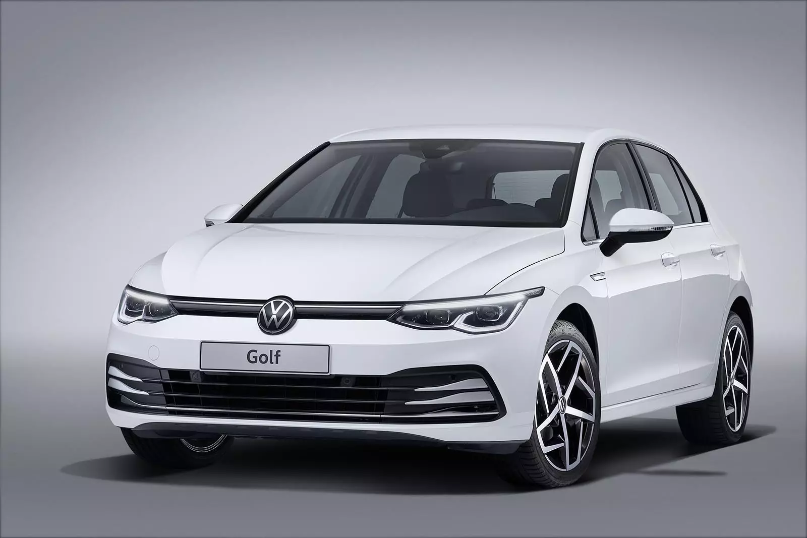 Volkswagen Golf på den åttende generasjonen presenteres. Han er litt skummelt 4315_13