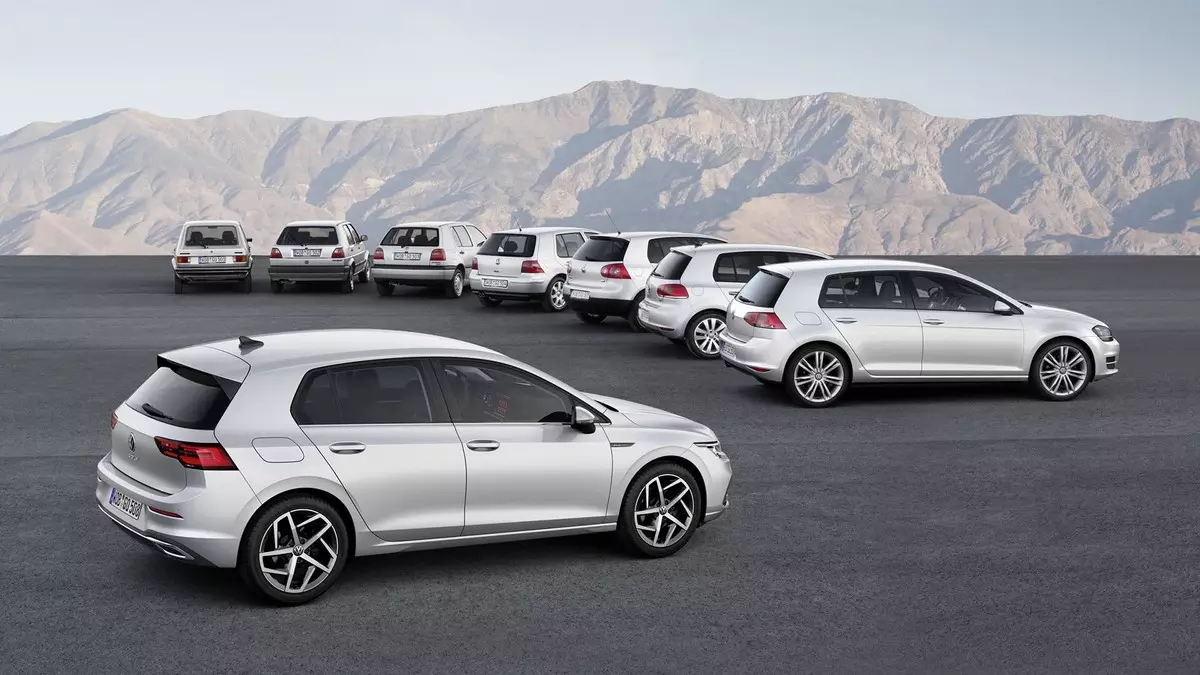 Volkswagen Golf på den åttende generasjonen presenteres. Han er litt skummelt 4315_3