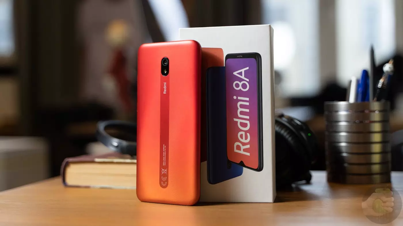 Revizii Xiaomi Redmi 8A: Kaj denove bonfara ultrasono 4466_8