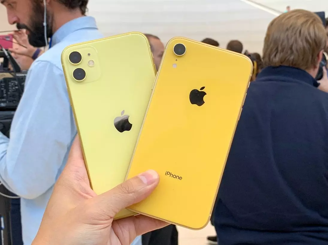 Miért, az új iPhone bemutatása után, túl kell mennie a régi iPhone XR-n 4607_3