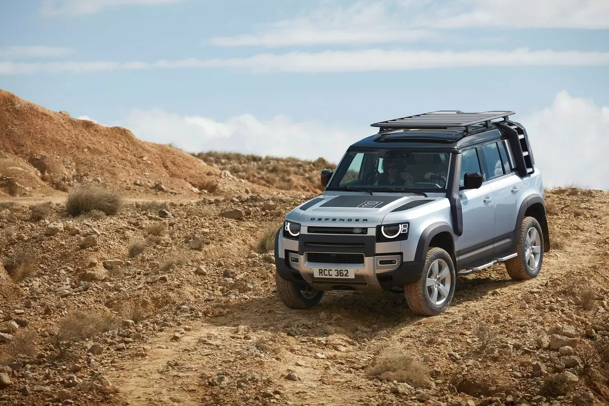 Mais importante, iPhones: Land Rover introduziu um novo defensor 4676_9