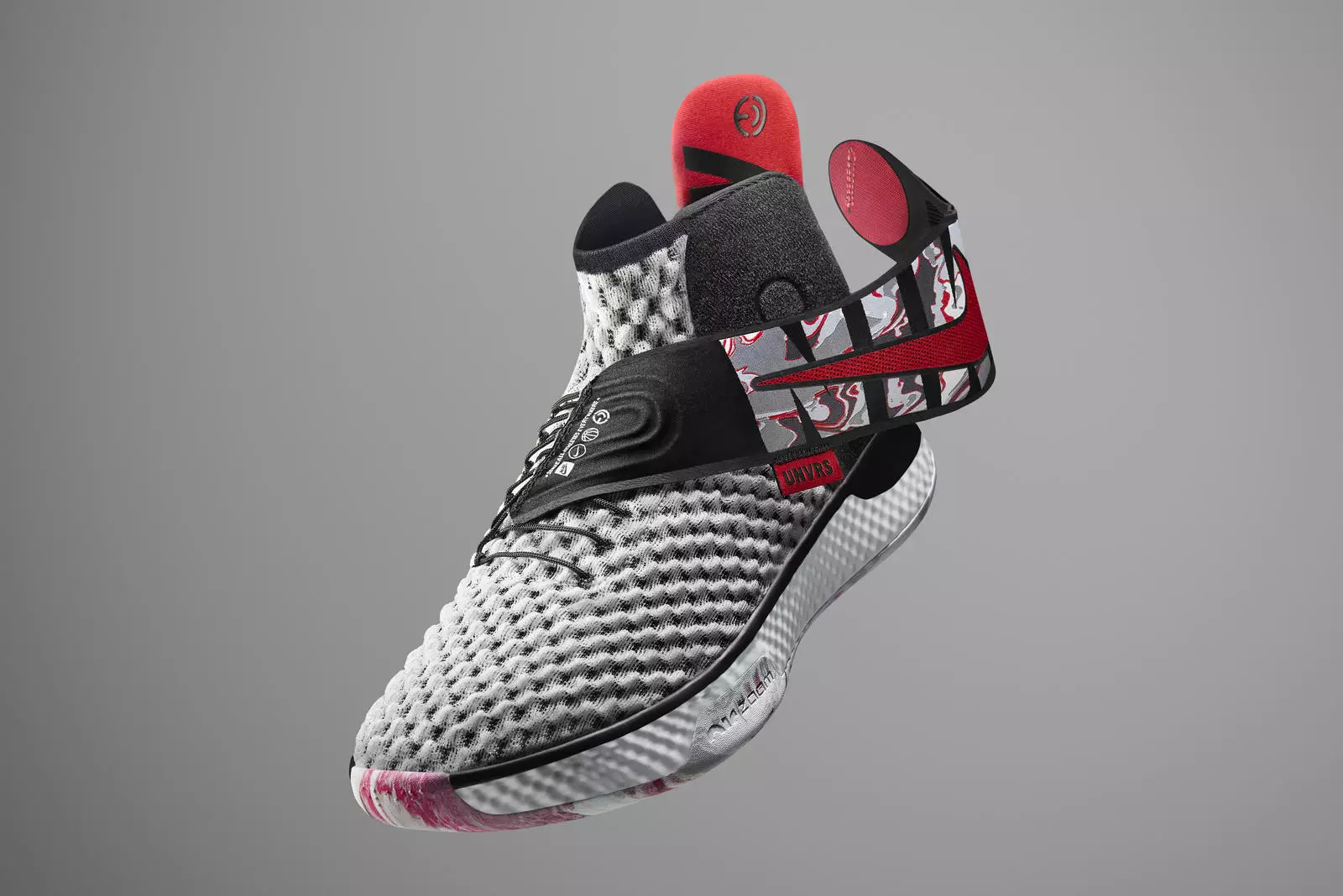 Nike ha introdotto un nuovo modello di pallacanestro Zoom AIR UNVR 4784_0