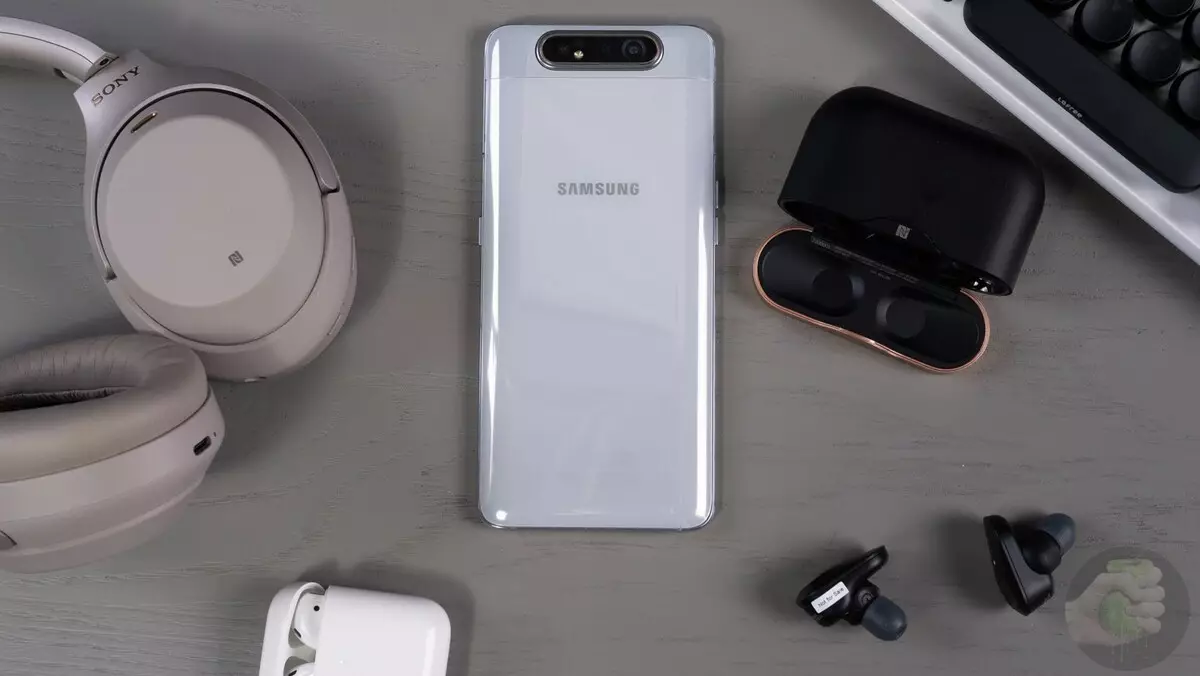 Огляд Samsung Galaxy A80: живи емоціями 4839_24