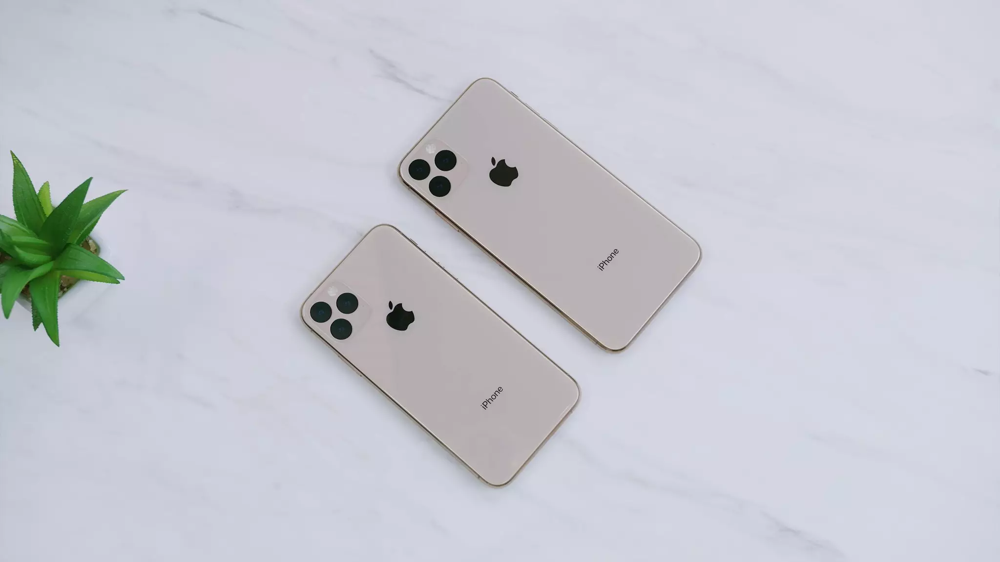 Το μελλοντικό iPhone 11 θα λάβει τις ίδιες οθόνες με το Samsung Galaxy Note10 4855_0