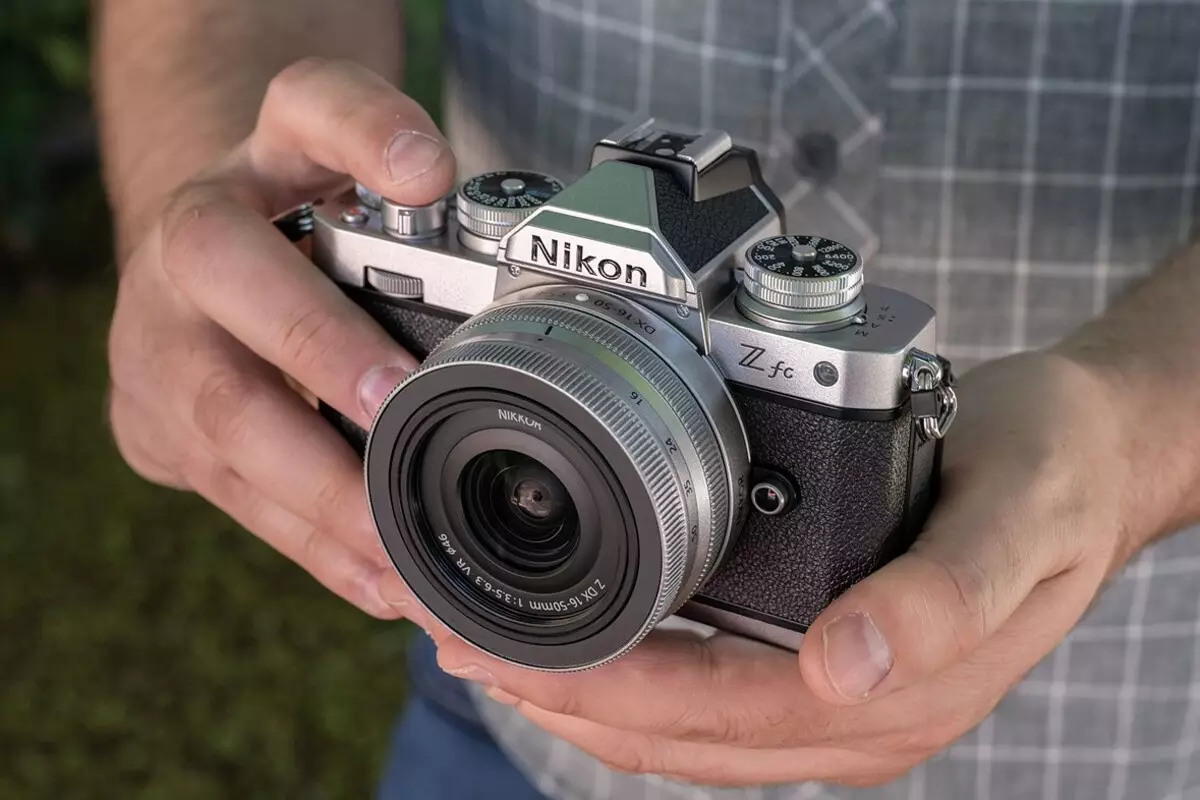 Mudless Nikon Z FC ще ви напомни за филмови FM2 80-те години на 490_4