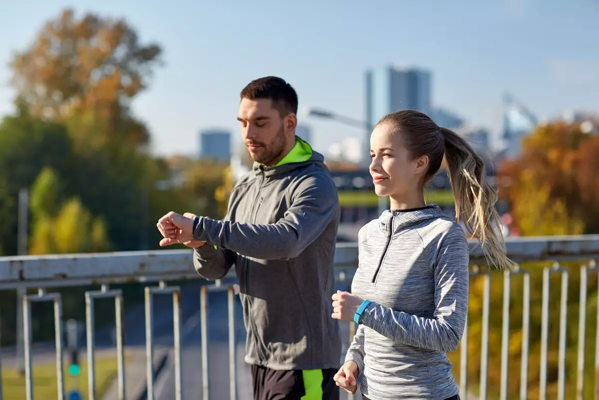 Rasist Pulsometers: Populêre Fitness Trackers Minne puls eagen 4997_2