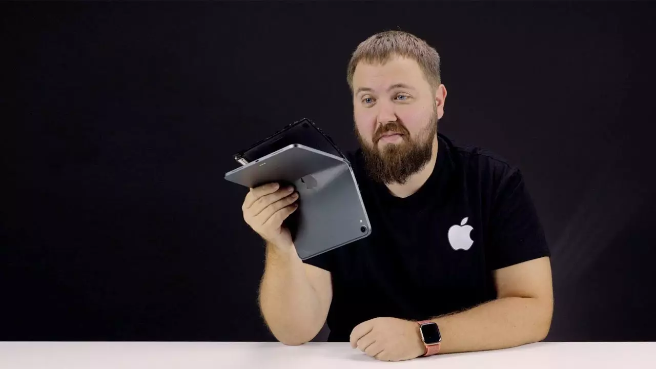 Ακρόαση: Η Apple προετοιμάζει το πτυσσόμενο iPad C 5G μέχρι το 2020 5174_0