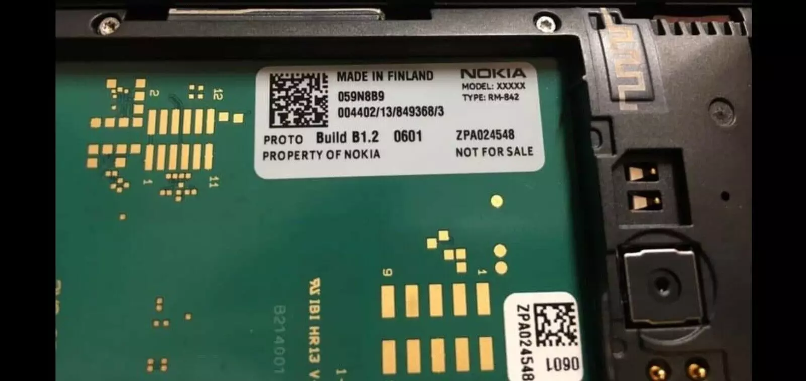 На eBay з'явіліся рабочыя прататыпы так і не анансаваных смартфонаў Nokia 5226_16