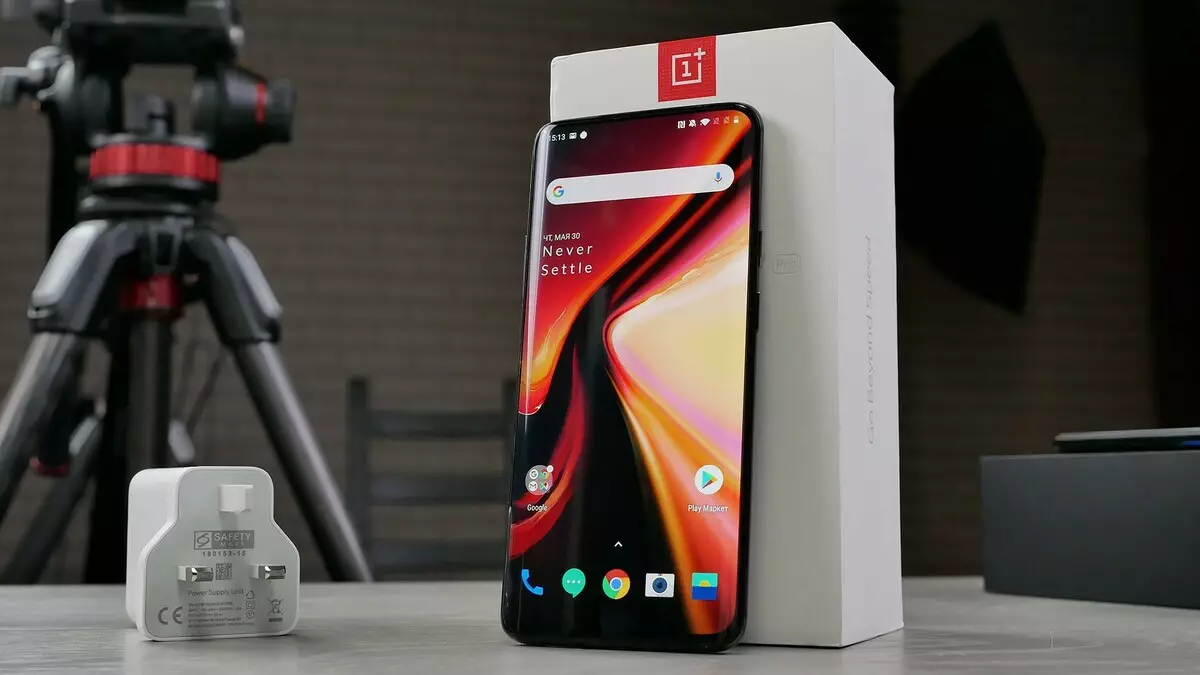 Superrigardo OnePlus 7 PRO: Kaj ĉu ĉi tio estas via flago? 5287_0