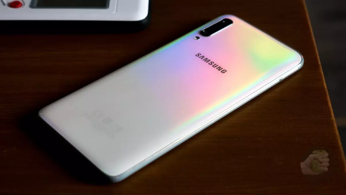Reviżjoni Samsung Galaxy A70: Daqs Kwistjonijiet 5354_20