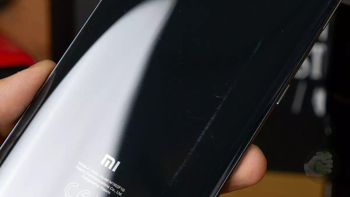 Recenzja Xiaomi Mi 9: Szczęście Gikicovskoy 5370_1