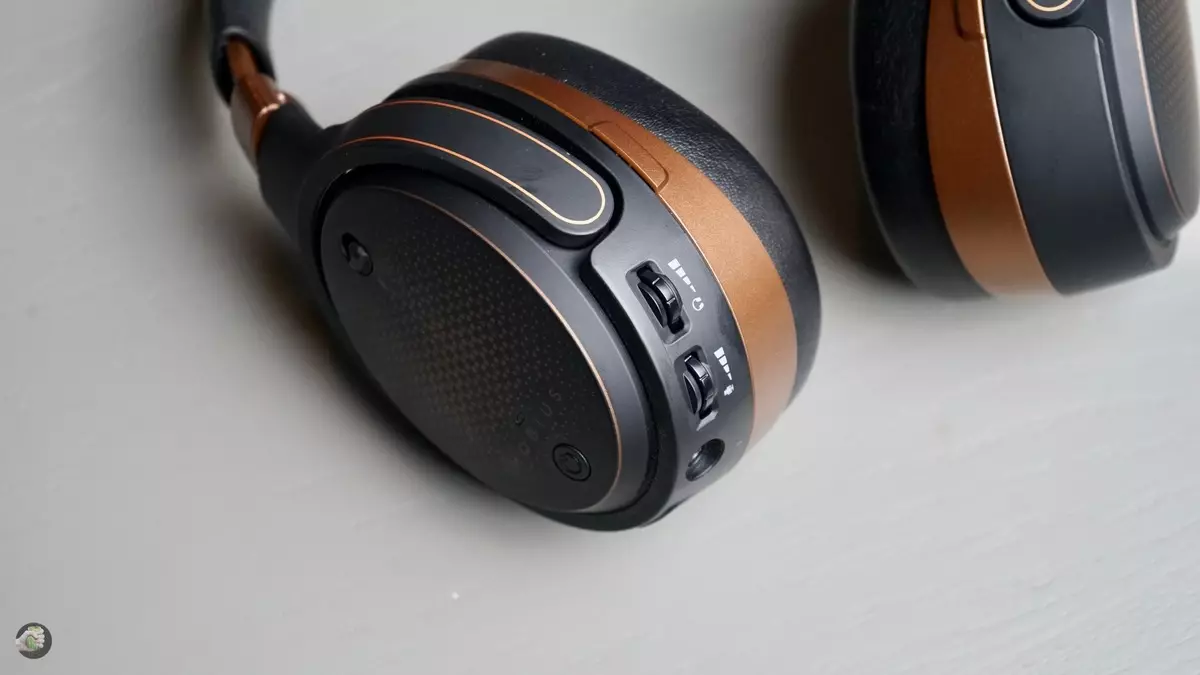 Headphone Review Audeze Mobius 5397_3