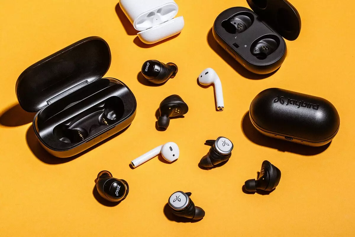 အမေဇုံနှင့် Microsoft တို့သည်ပြိုင်ဘက် Airpods များကိုပြင်ဆင်ကြသည် 5408_0