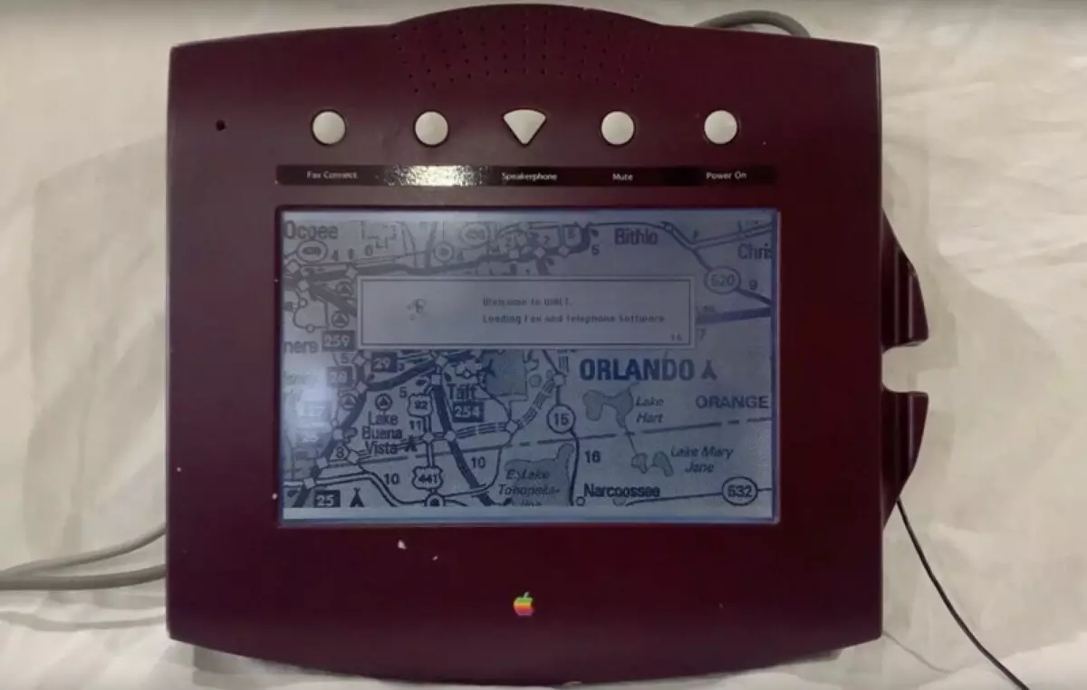 致電1993年：帶觸摸屏Apple W.a.l.t的手機。他成為YouTube上視頻的英雄 5433_0