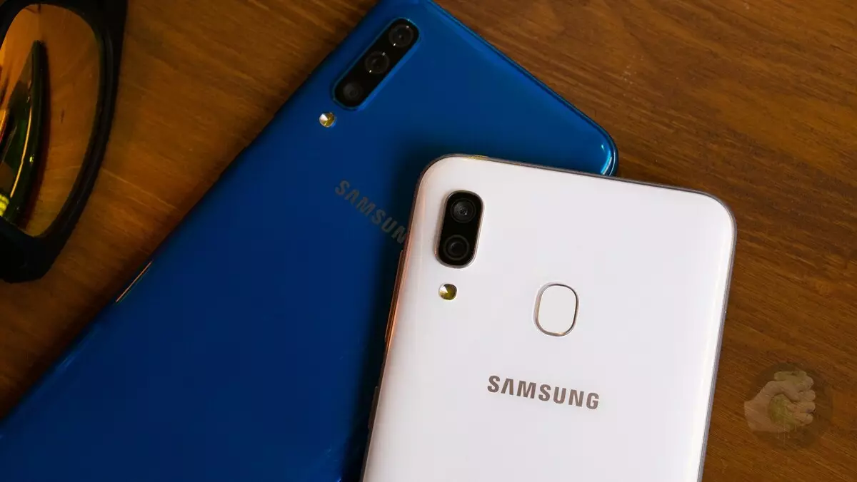 I-Samsung Galaxy A30 uphononongo: Impumelelo ye-galactic 5441_6