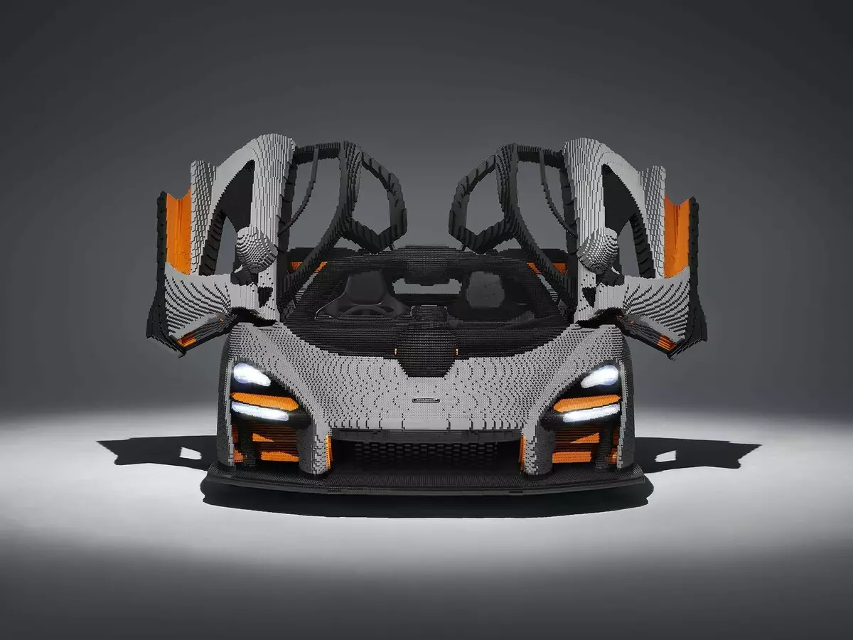 Ngakhale tsiku: Hypercar McLare McLare kuchokera ku Lego 5487_2