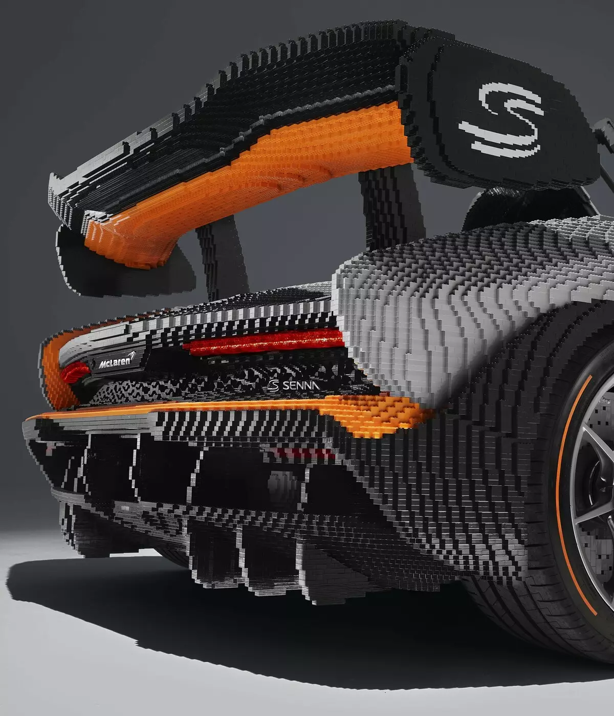 Kunyangwe zuva: yakazara-sited hypercar mclaren senna kubva kuLogo 5487_4