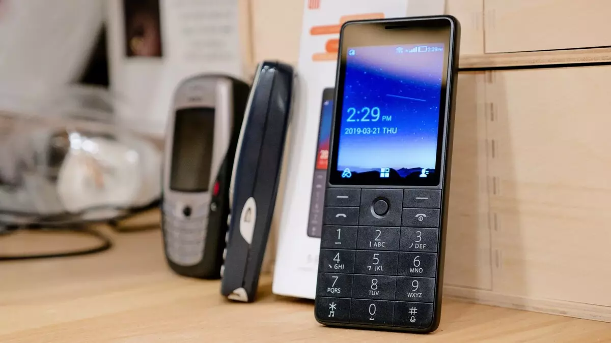 Xiaomi Qin 1S: nostalgic telefon na android z gumbi 5513_0