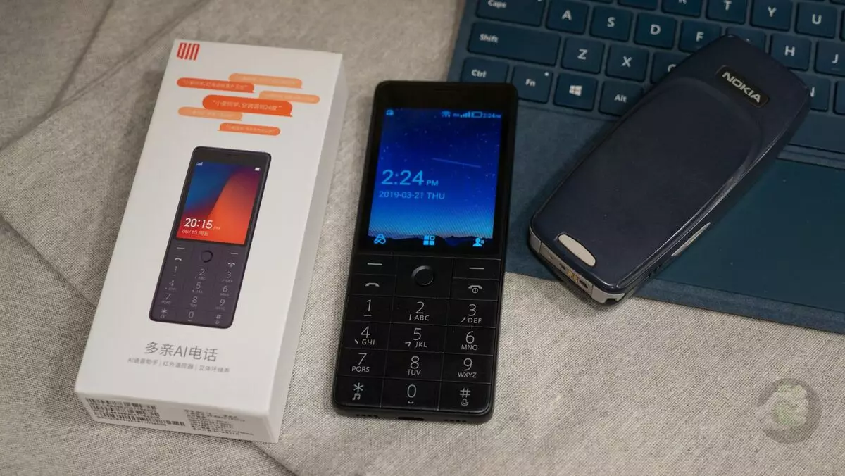 Xiaomi Qin 1S: Nostalgiese telefoon op Android met knoppies 5513_1