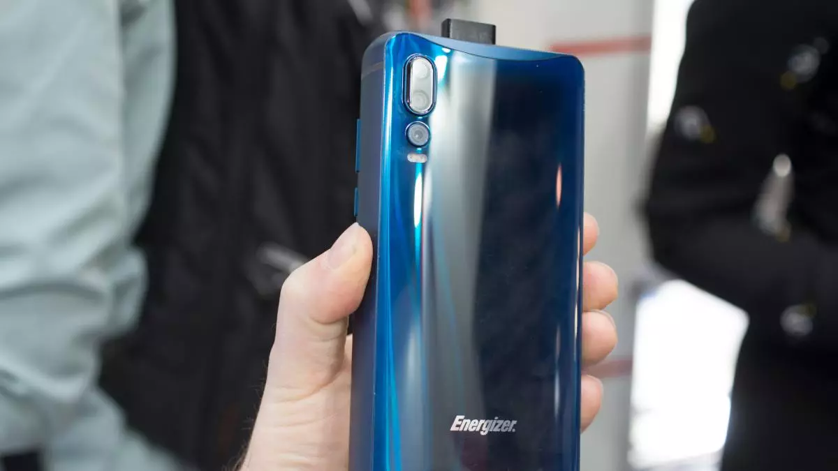 Game Day: Monstrous Energizer Smartphone with 18,000 Mach Battery 5610_5