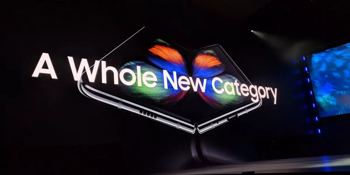 Samsung toonde een flexibele smartphone Galaxy Fold 5631_1
