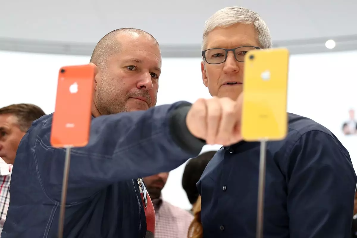 Tim Cook สัญญาว่าจะลดราคาของ iPhone ในตลาดด้วยสกุลเงินที่อ่อนแอ แต่มันจะเกิดขึ้นในรัสเซียหรือไม่ 5701_1