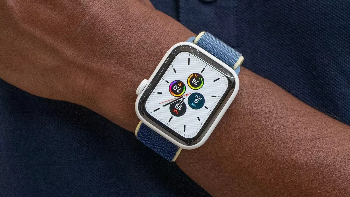 Apple က Ceramic Apple Watch ကိုအနက်ရောင်အရောင်ဖြင့်ထုတ်ပြန်ရန်စီစဉ်ထားသော်လည်းသူ၏စိတ်ကိုပြောင်းလဲရန်စီစဉ်ခဲ့သည် 575_1